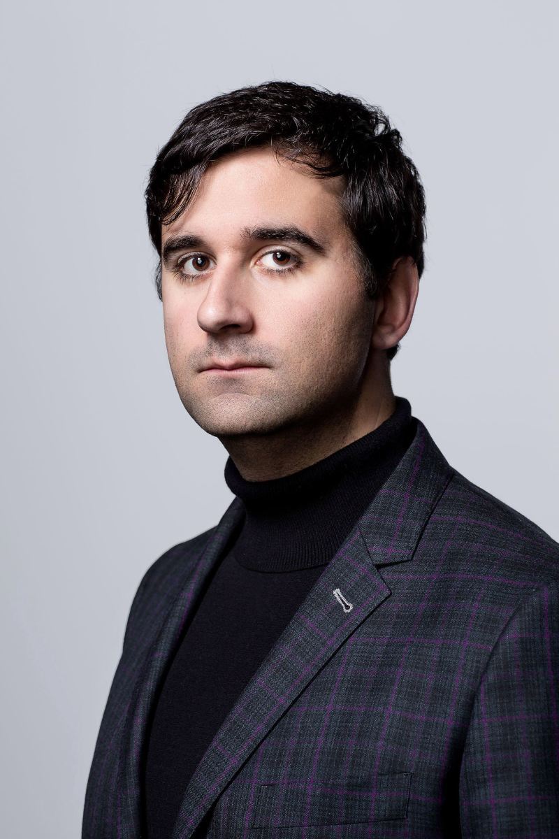 Pizzuti Headshot Photography Studio | Pizzuti Creative